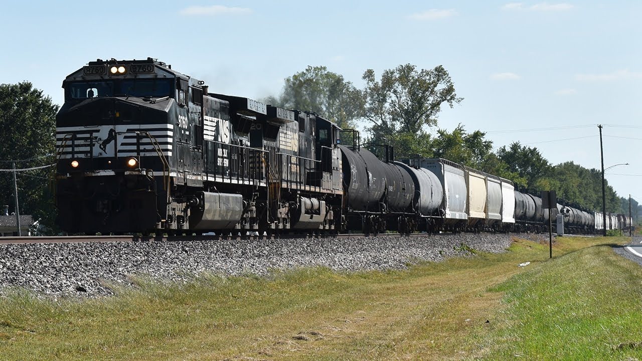 NS 9760 & NS 9620 lead UP MNLTT at Bonnie, IL - YouTube