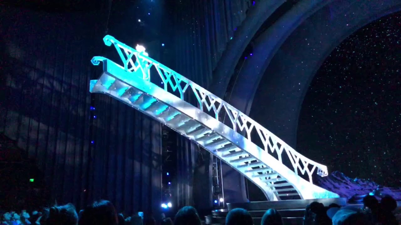 Frozen show California Disneyland - YouTube