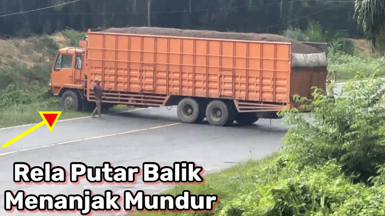 Truk Putar Balik Menanjak Mundur Demi Mengganjal Truk Trouble - YouTube