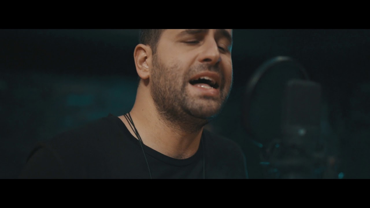 Ρωμανός Κολυτός - Ζόρια Τραβάω - Official Video Clip - YouTube