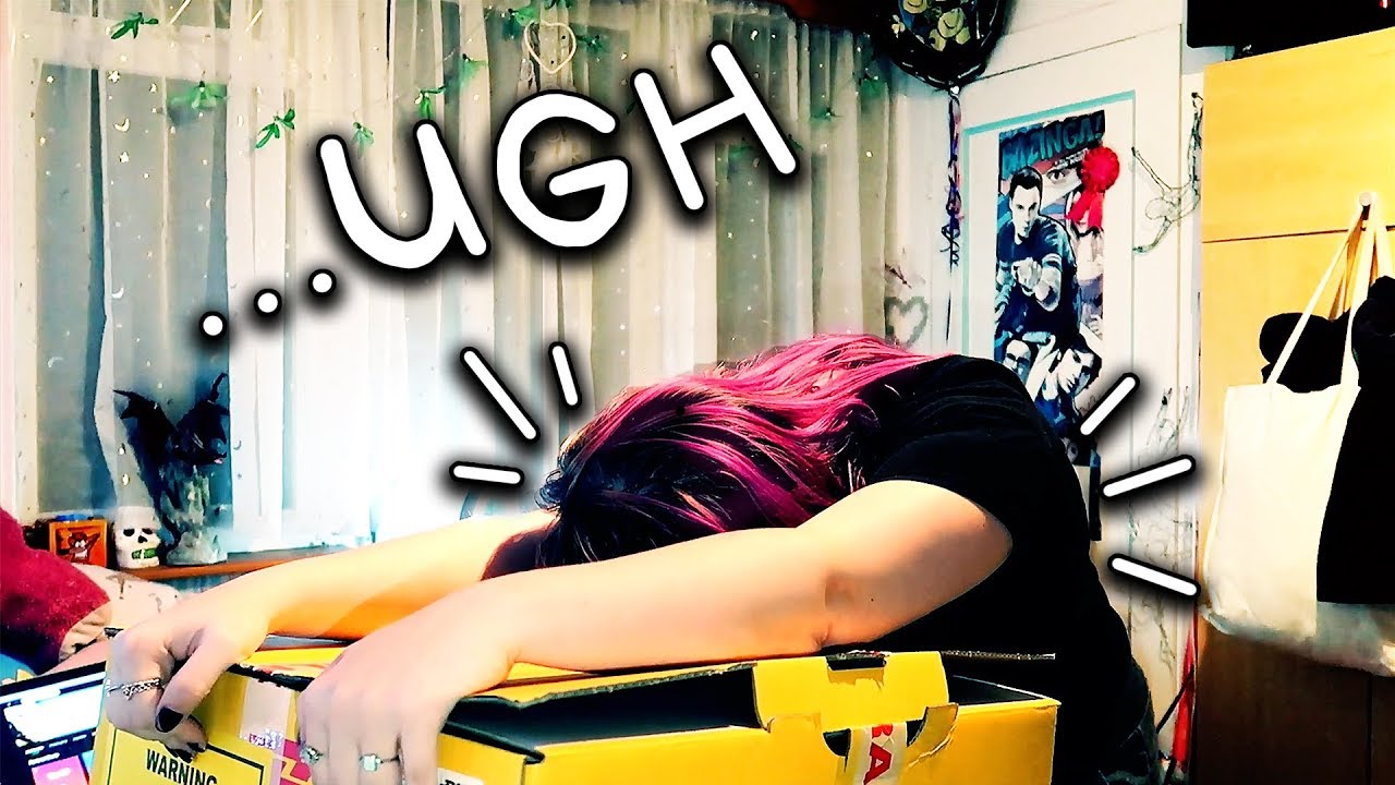 A Greasy Mess Packing Boxes All Day Long... // VLOGMAS #14 - YouTube