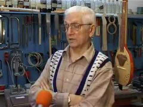 Reportaza 02 - Graditelj tambura - YouTube