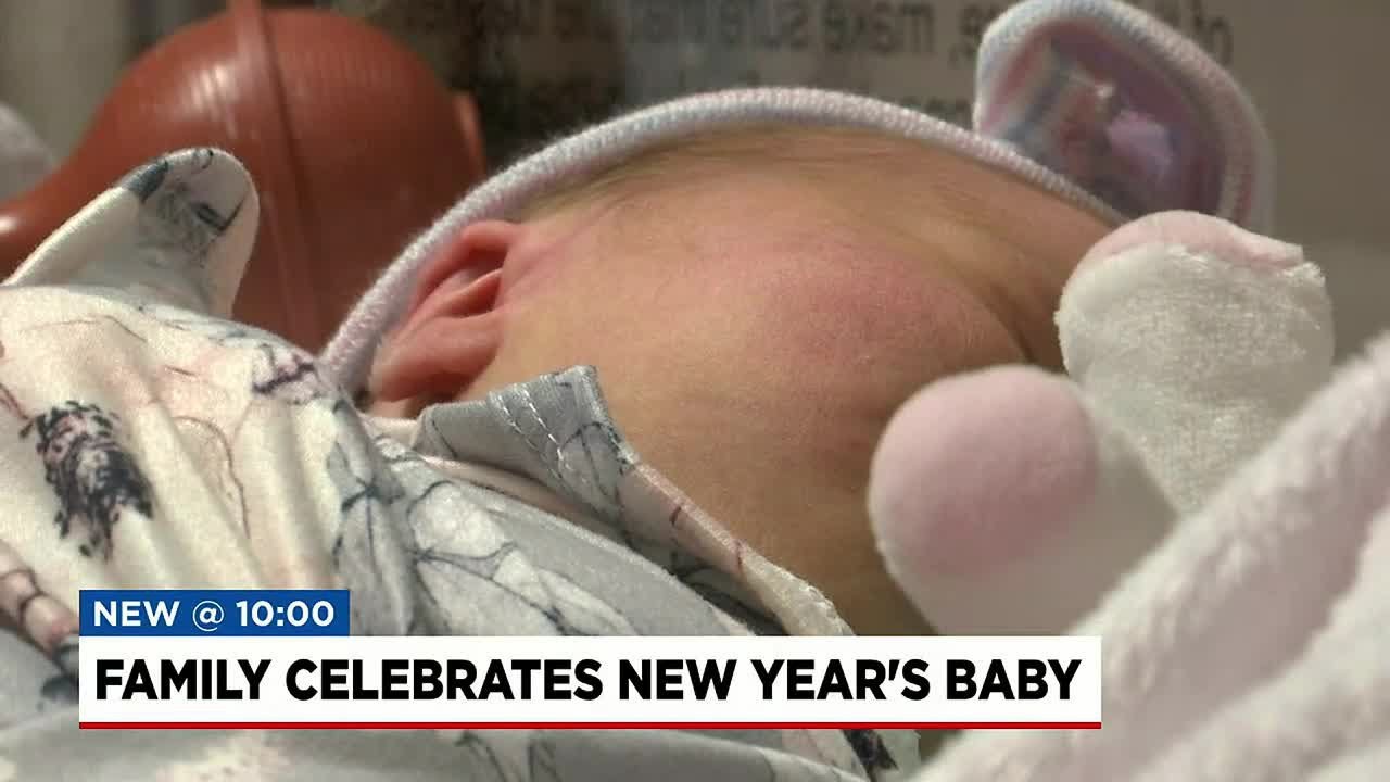 Upstate family welcomes New Year's baby - YouTube