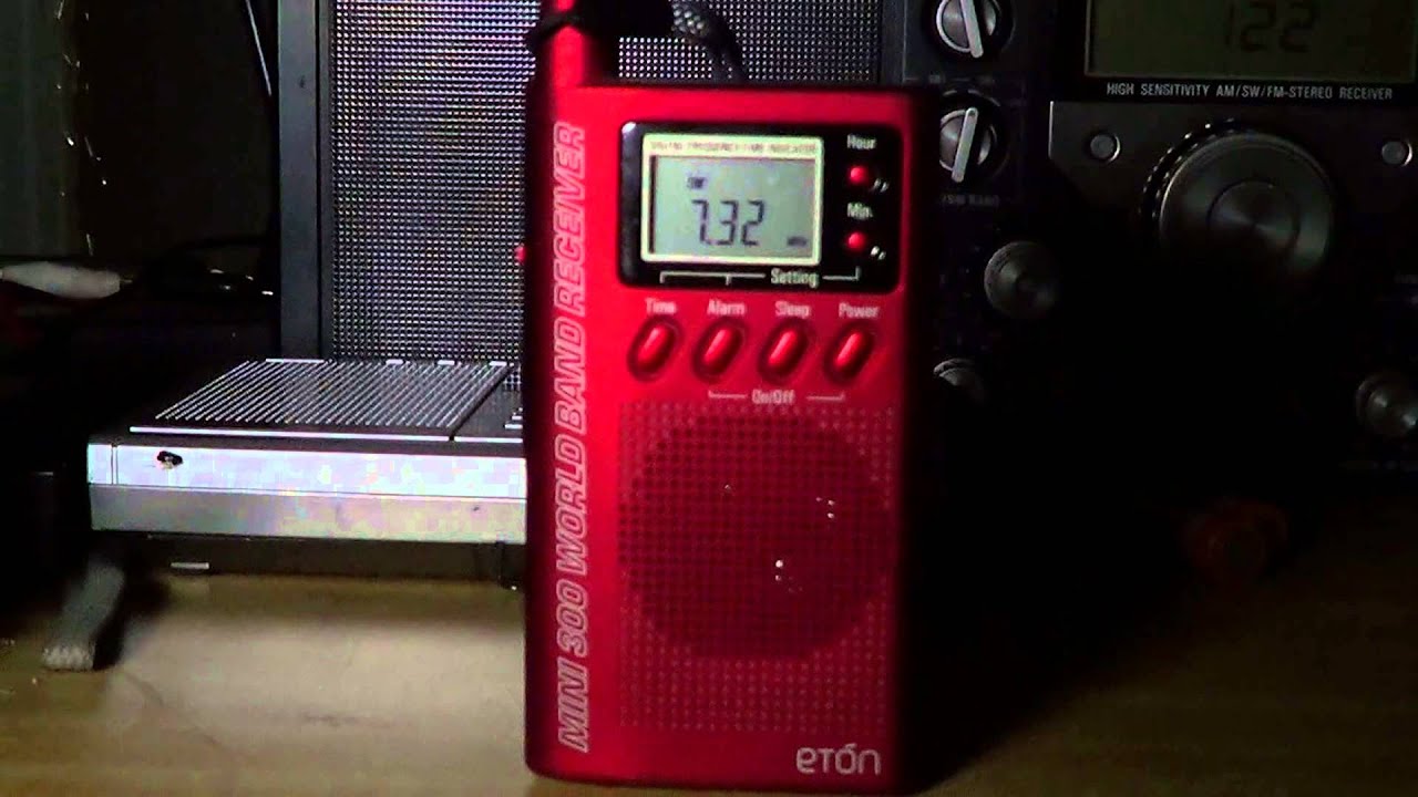 Eton Mini World 300 Radio Romania telescopic - YouTube