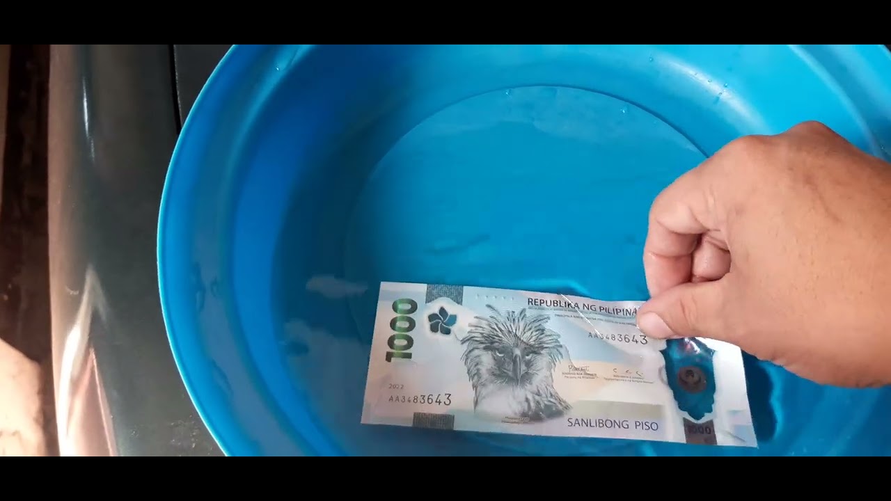 Bagong pera sa Pilipinas (100%water proof) - YouTube