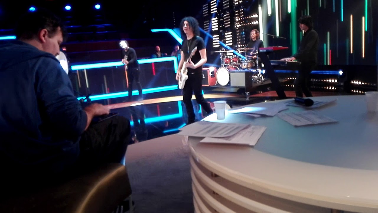 Miloš Novotný -Dávej Ber (Sagvan Tofi cover) - Chart show - YouTube