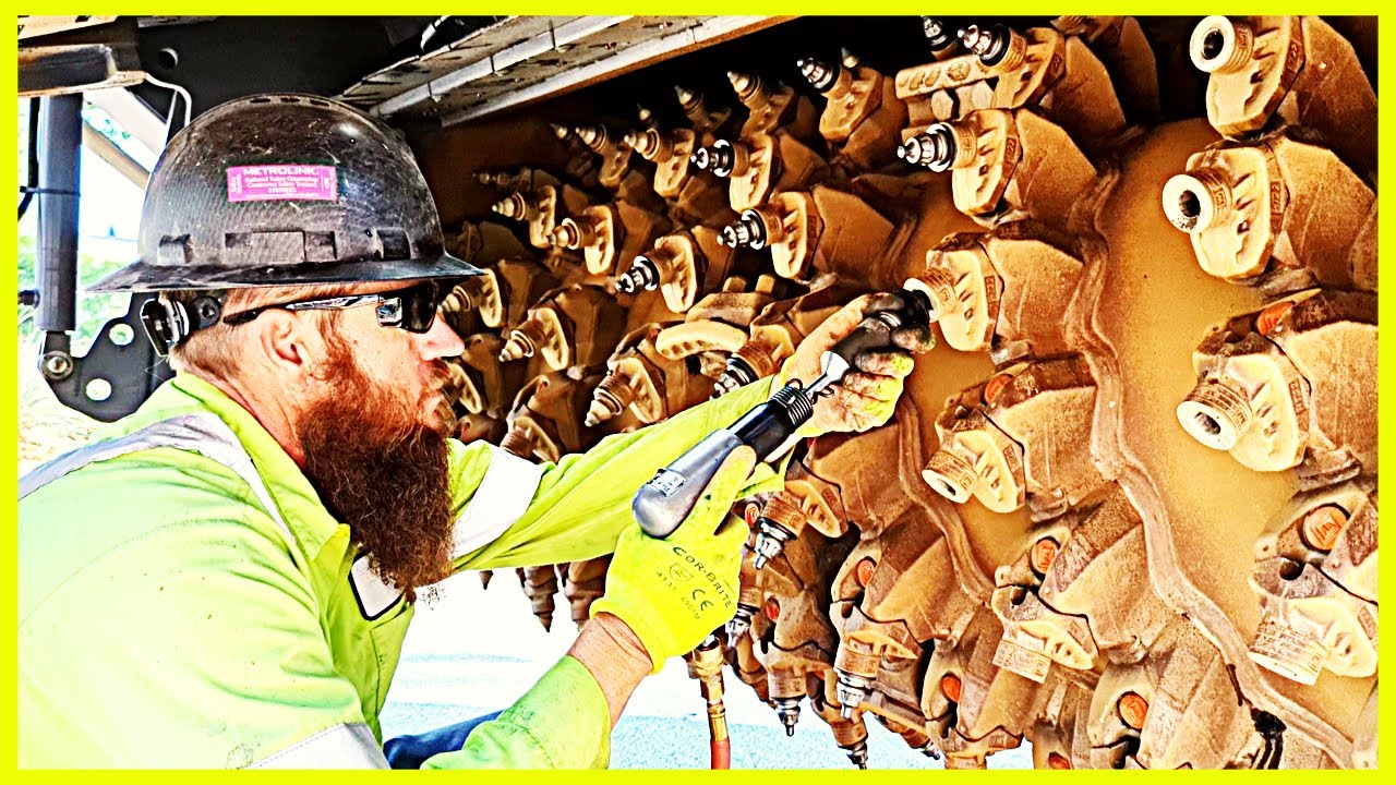 USA - HYDRAULIC PICK EJECTOR REPLACEMENT WIRTGEN W 210 Fi ...