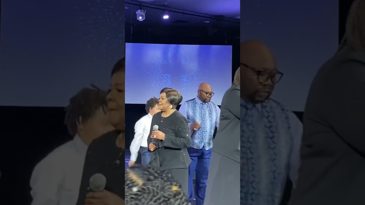 Pastor Shirley Caesar & friends “Jesus I love calling your name” - YouTube
