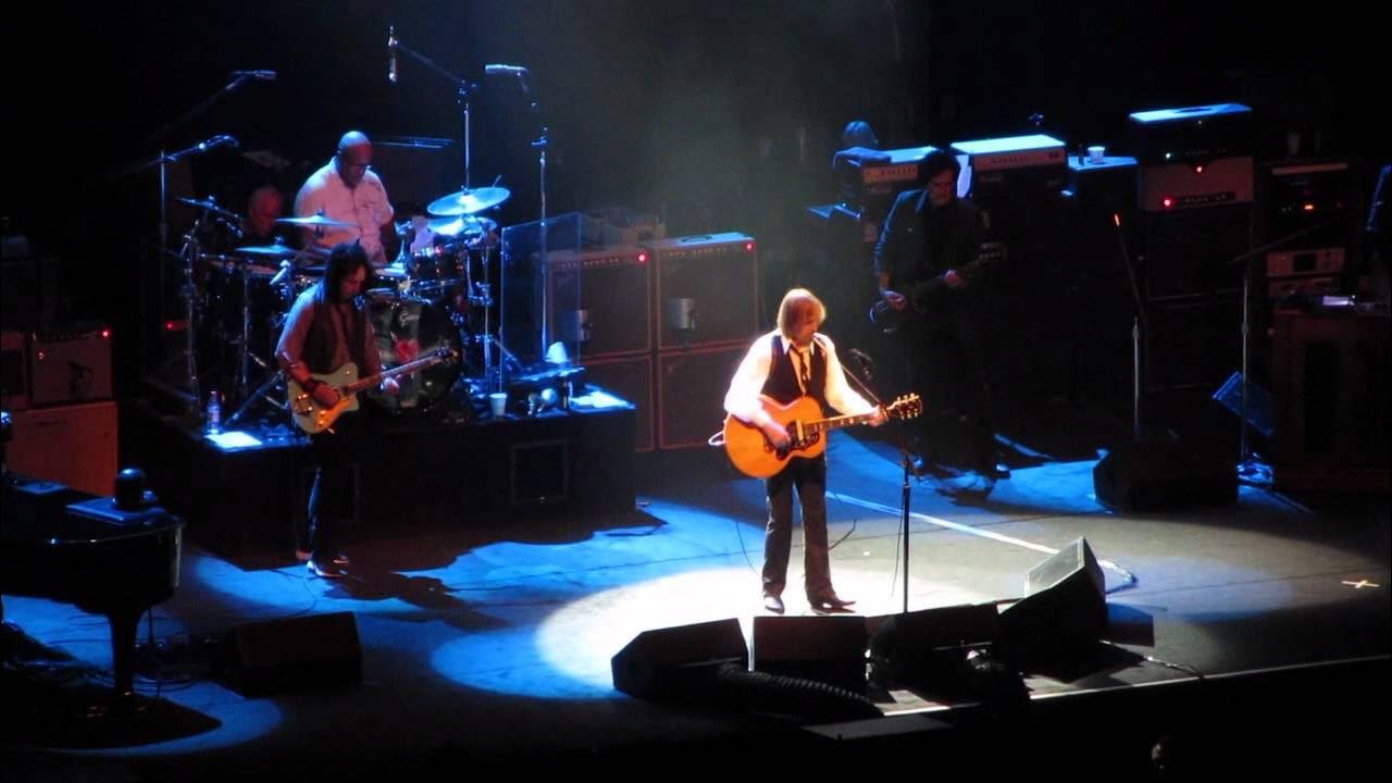 Tom Petty & The Heartbreakers - Something Good Coming (Hamburg, 2012) - YouTube