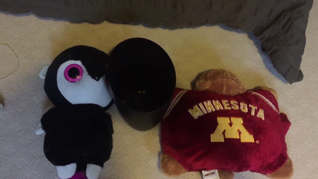 2 Stuffed animals 1 trash can - YouTube