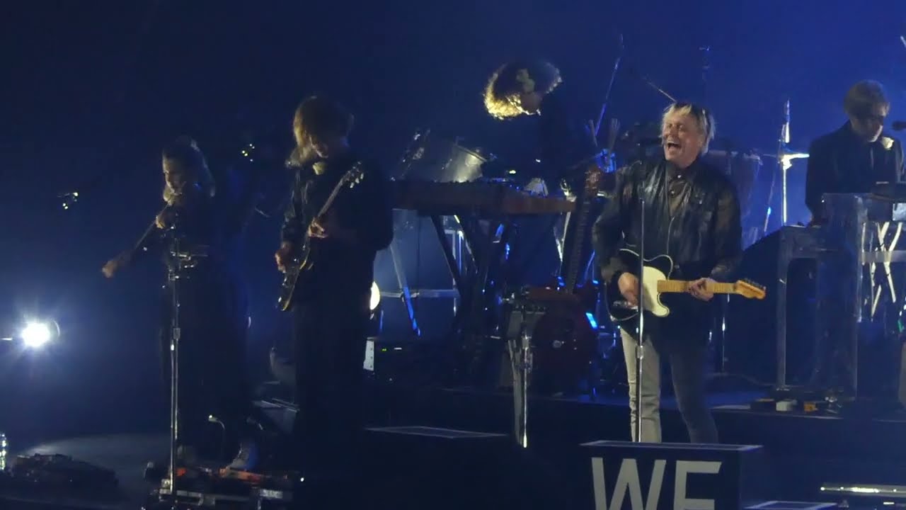 Arcade Fire - Deep Blue - O2 Arena, London, 8/9/22 - YouTube