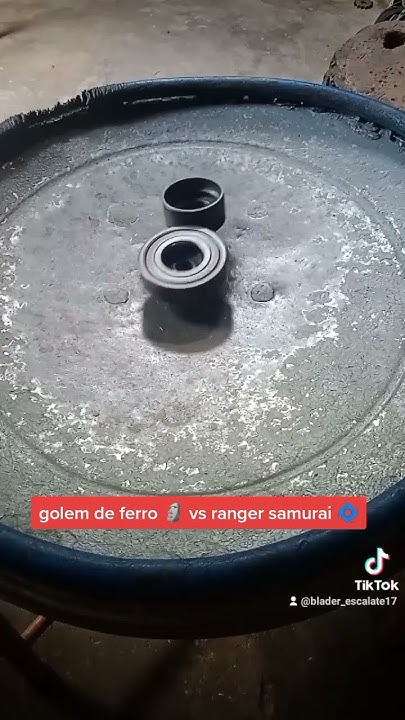 BATALHA DE BEYBLADE GOLEM DE FERRO 🗿 VS RANGER SAMURAI 🌀 - YouTube
