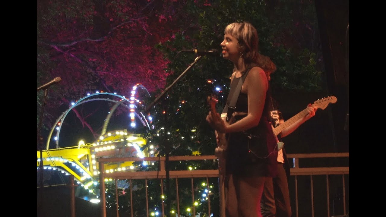 Beach Bunny Riot Fest 2021 - YouTube