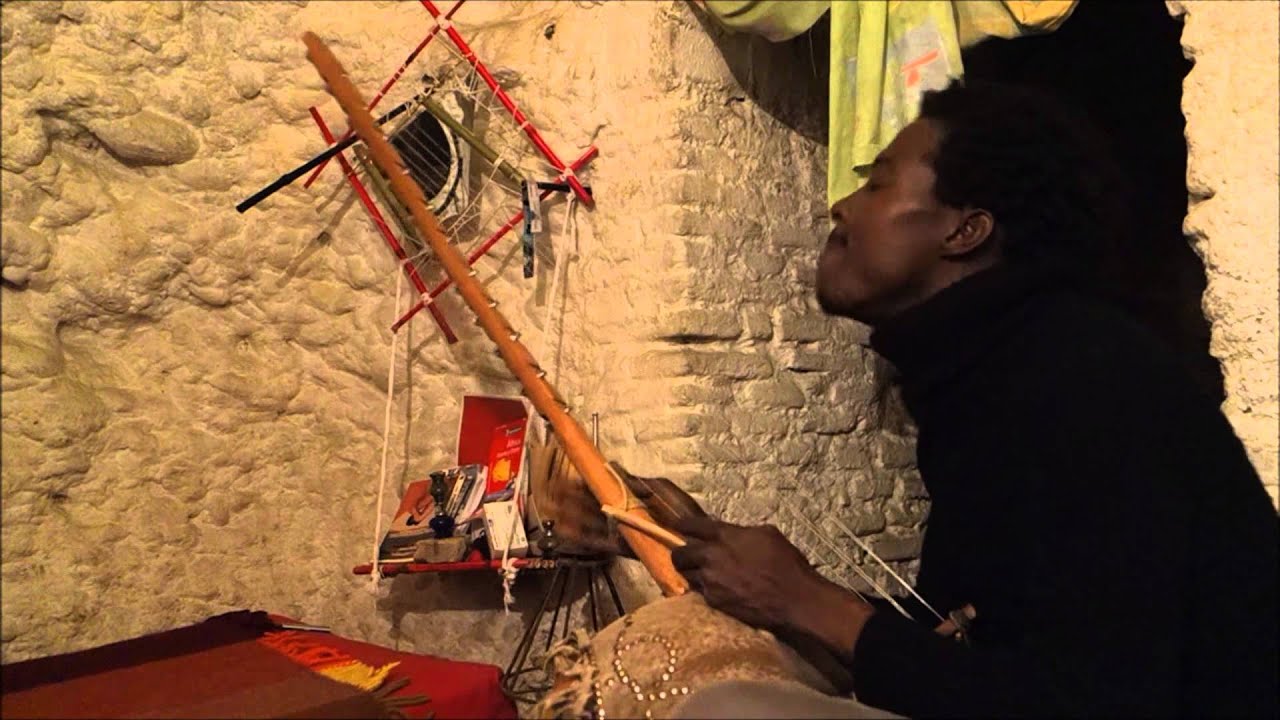 Ibrahim, Master of N'goni! - YouTube