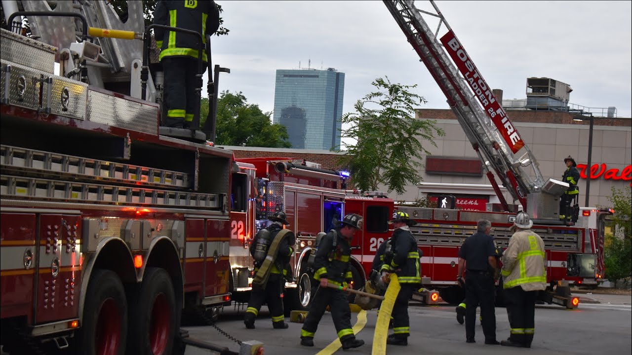 [MABOSTON FIRE ENGINE 22 AND LADDER 4 RESPONDING - YouTube