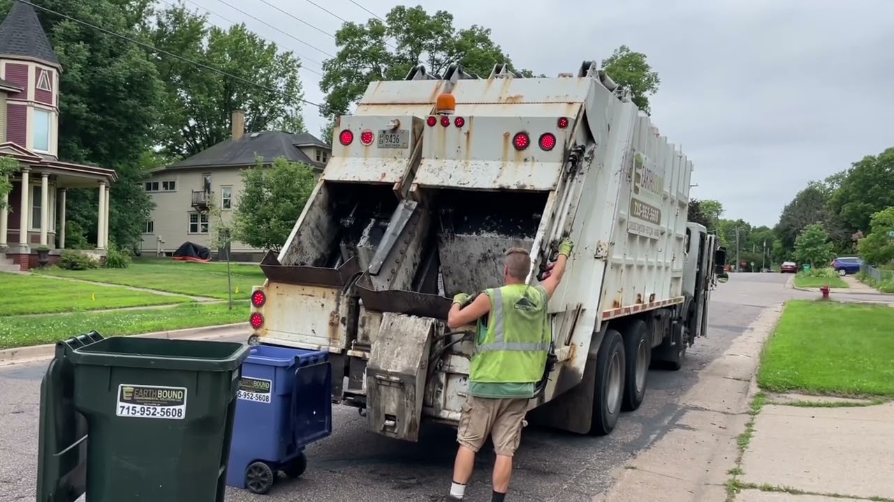 Split Rear Loaders of Wisconsin - YouTube