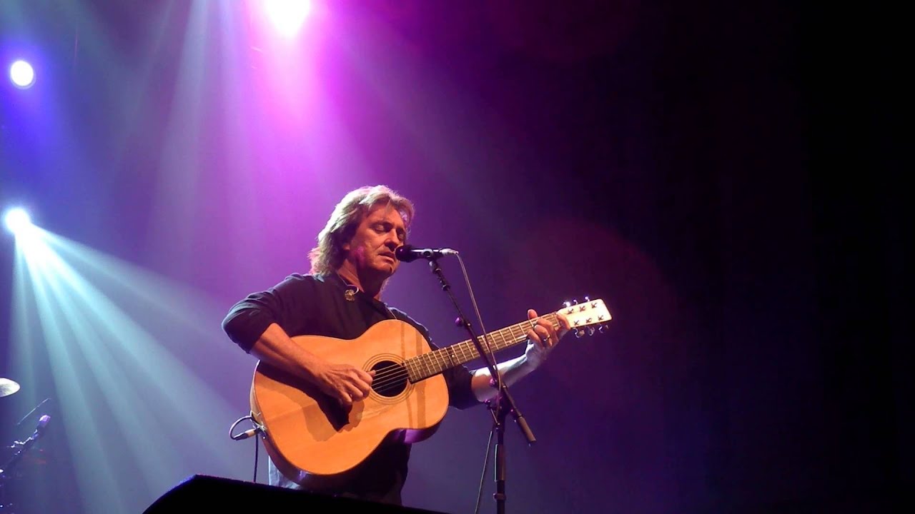 Peter Howarth - The Hollies - Autumn Tour Liverpool Oct 2013 - YouTube