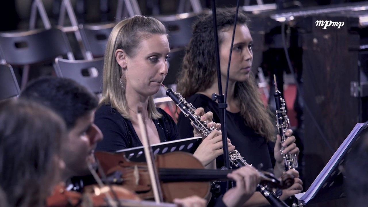 LEAL MOREIRA | Sinfonia em ré maior - YouTube