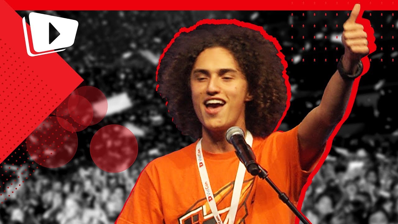 Kwebbelkop plays Chicken Scream with the ENTIRE VIDCON AUDIENCE! - YouTube