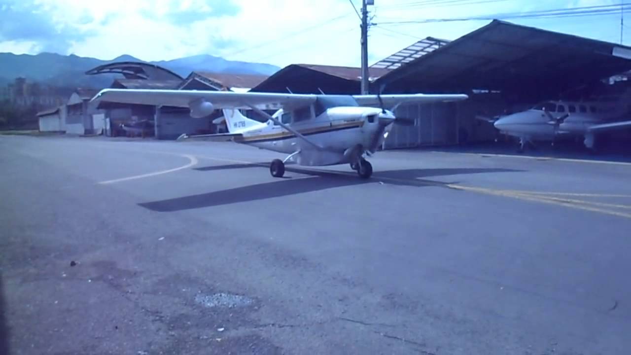 Aeroejecutivos de Antioquia Cessna TU206 TurboStationair 6 II HK-2765 ...