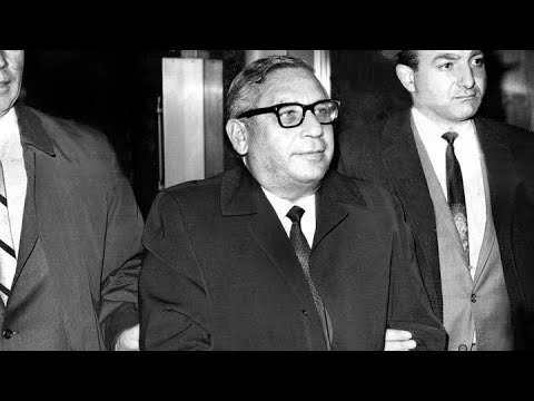 Tony “Ducks” Corallo Speaking to Reporters, Rare Footage - YouTube