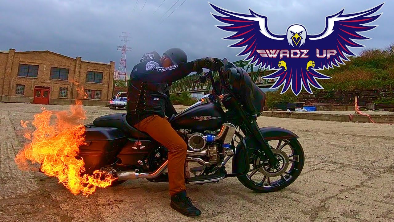 Flame Throwing smoke show Harley Street Glide - YouTube
