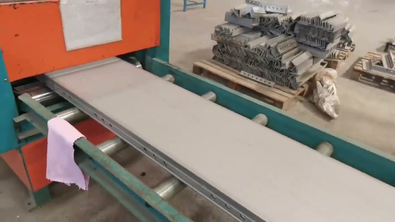 Aluminum Formwork Straightening Machine - YouTube