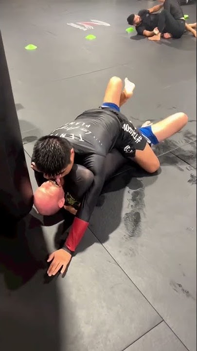Getting killed by a black belt from 10th Planet Jiu Jitsu BJJ smash grappling mma martial arts ...