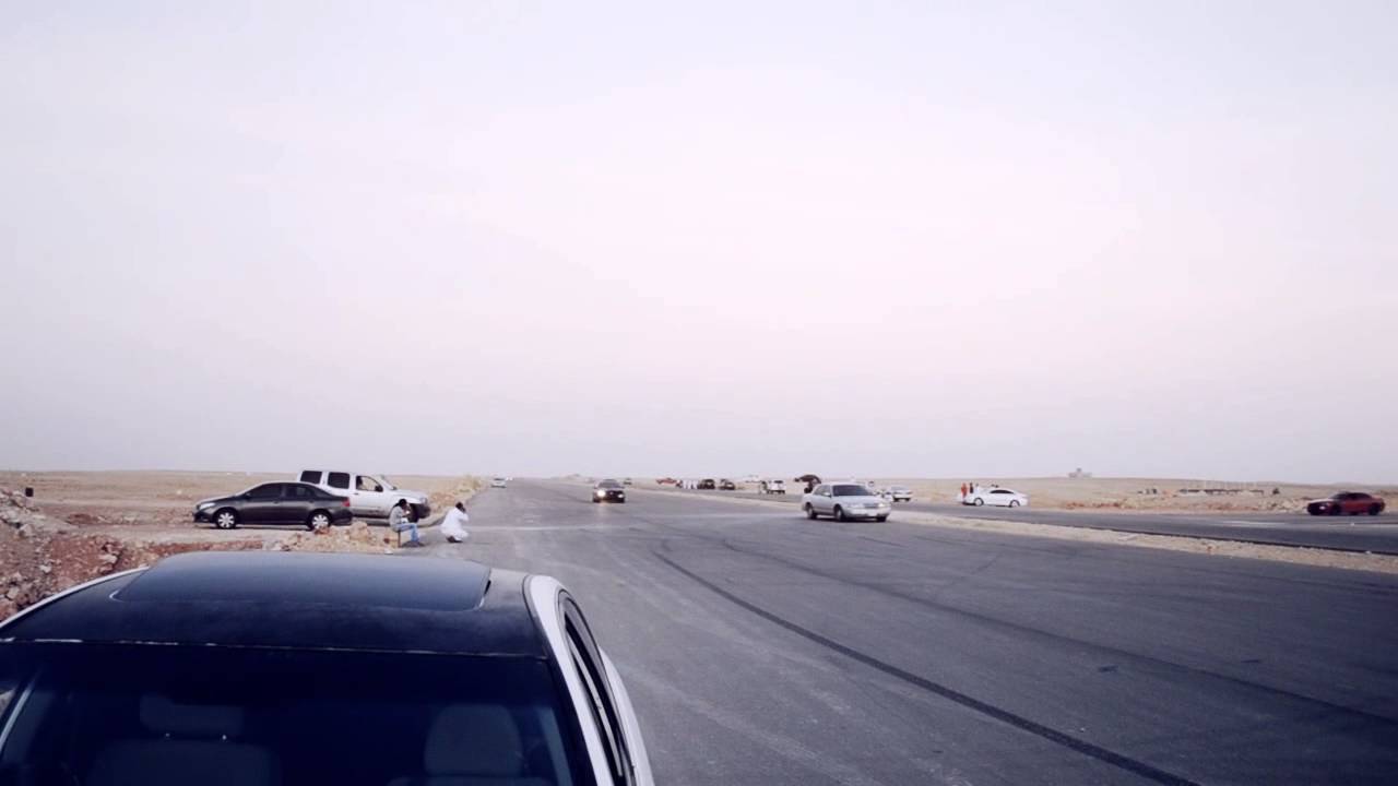 Caprice ss VS Charger SRT8 - YouTube
