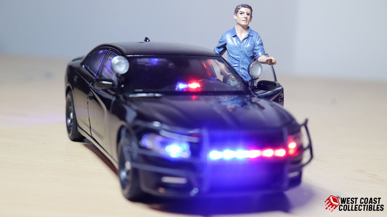 1/27 Undercover Police Charger w/ Working Lights - YouTube