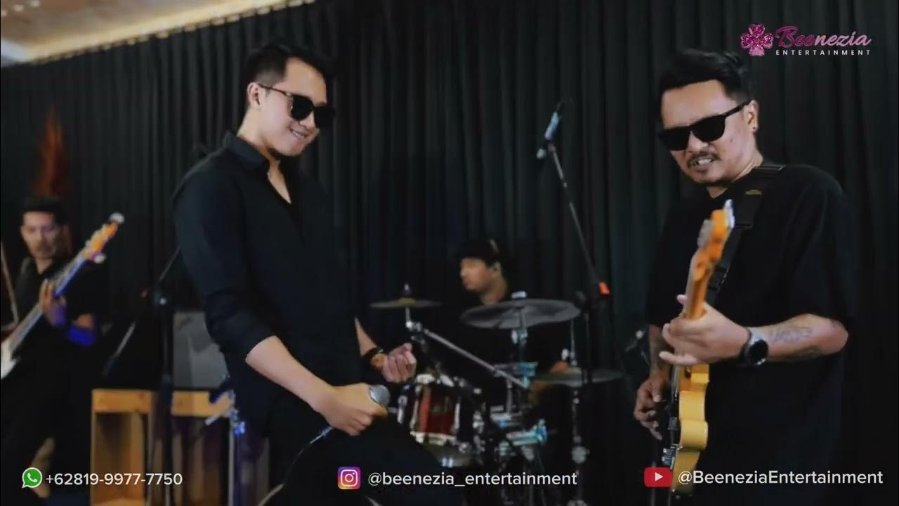 Rock N Roll Medley - Beenezia Entertainment - YouTube