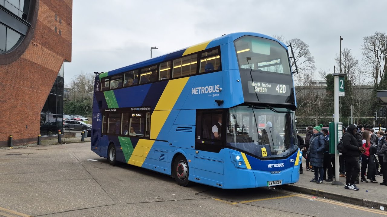 *First day* Metrobus StreetDeck Hydro- 6803 (LV74 CDK) at Redhill Bus ...