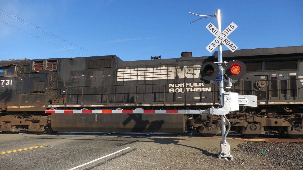 *New Signals* UP 8629 Z-Train Intermodal With NS North - Riego Rd ...