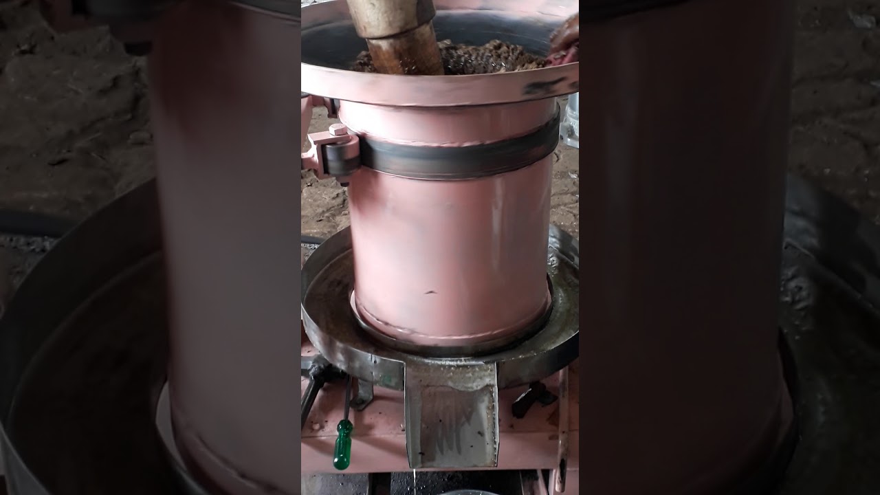 Kachi Ghani Machine/ Lakdi Ghana oil Machine - YouTube
