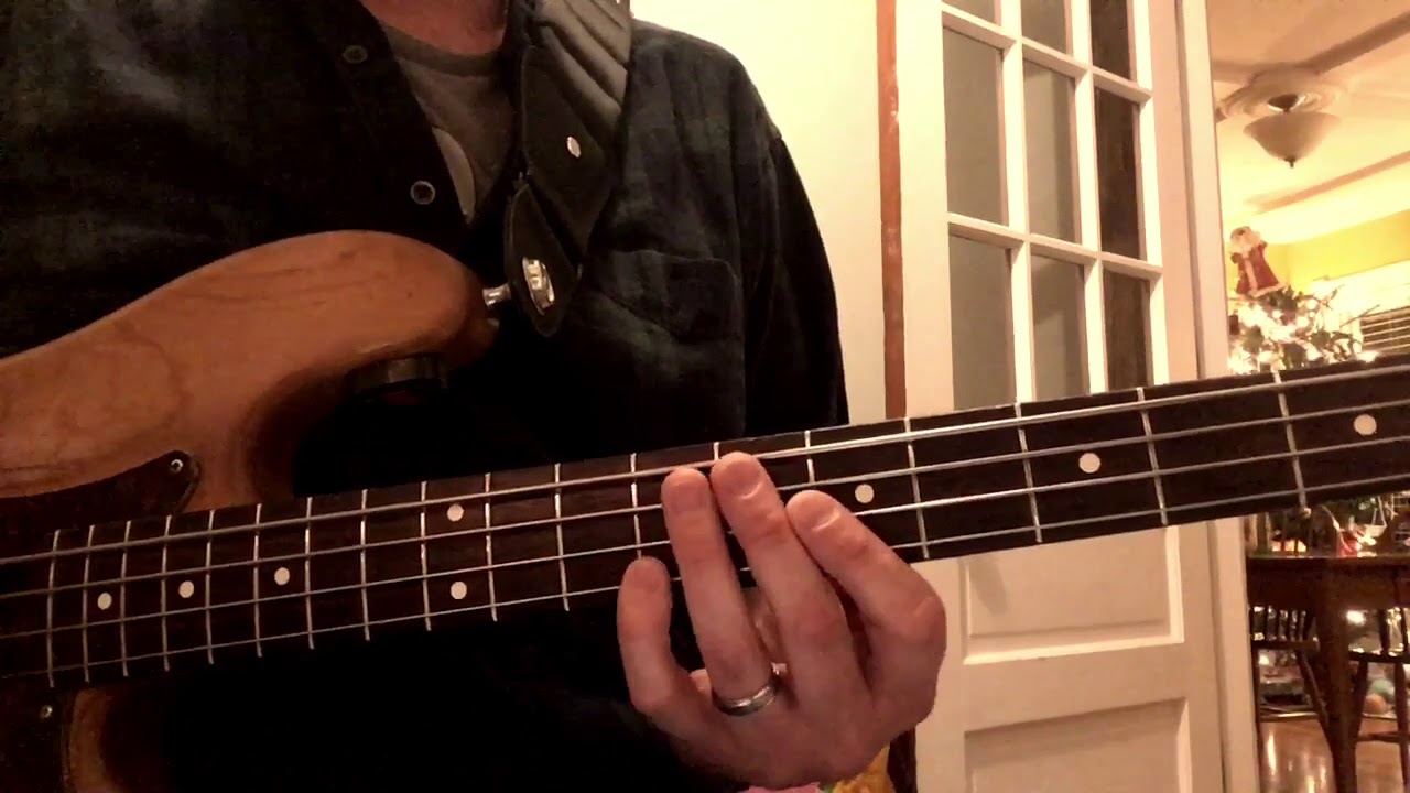 Khruangbin August 10 bass lesson - YouTube