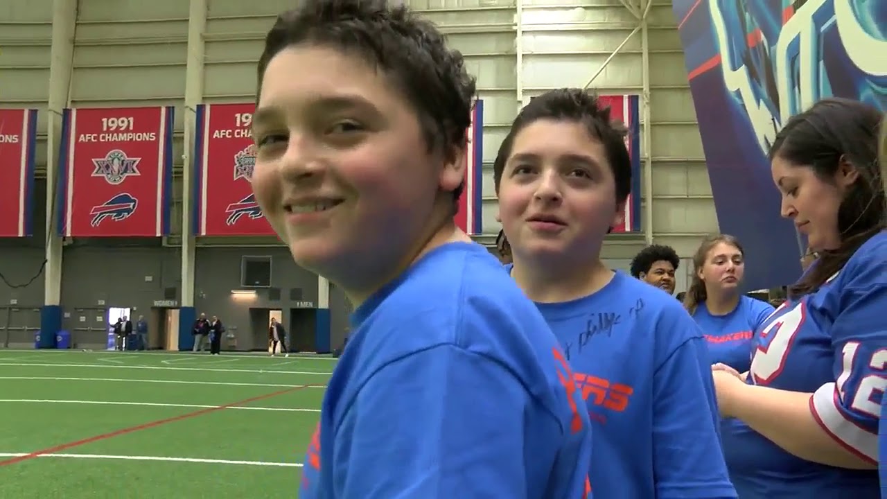 Bills: Harrison phillips playmakers take the field - YouTube