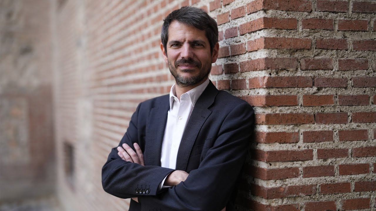 Entrevista de David Miró a Ernest Urtasun - YouTube