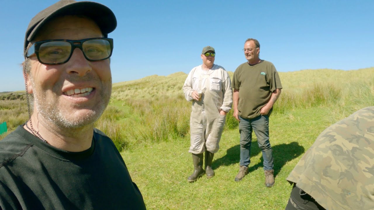 Ruapuke Island Honey Bees pt II - YouTube