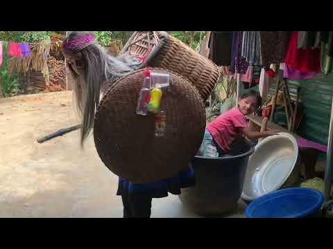 Niam Tais Poj Dab - YouTube