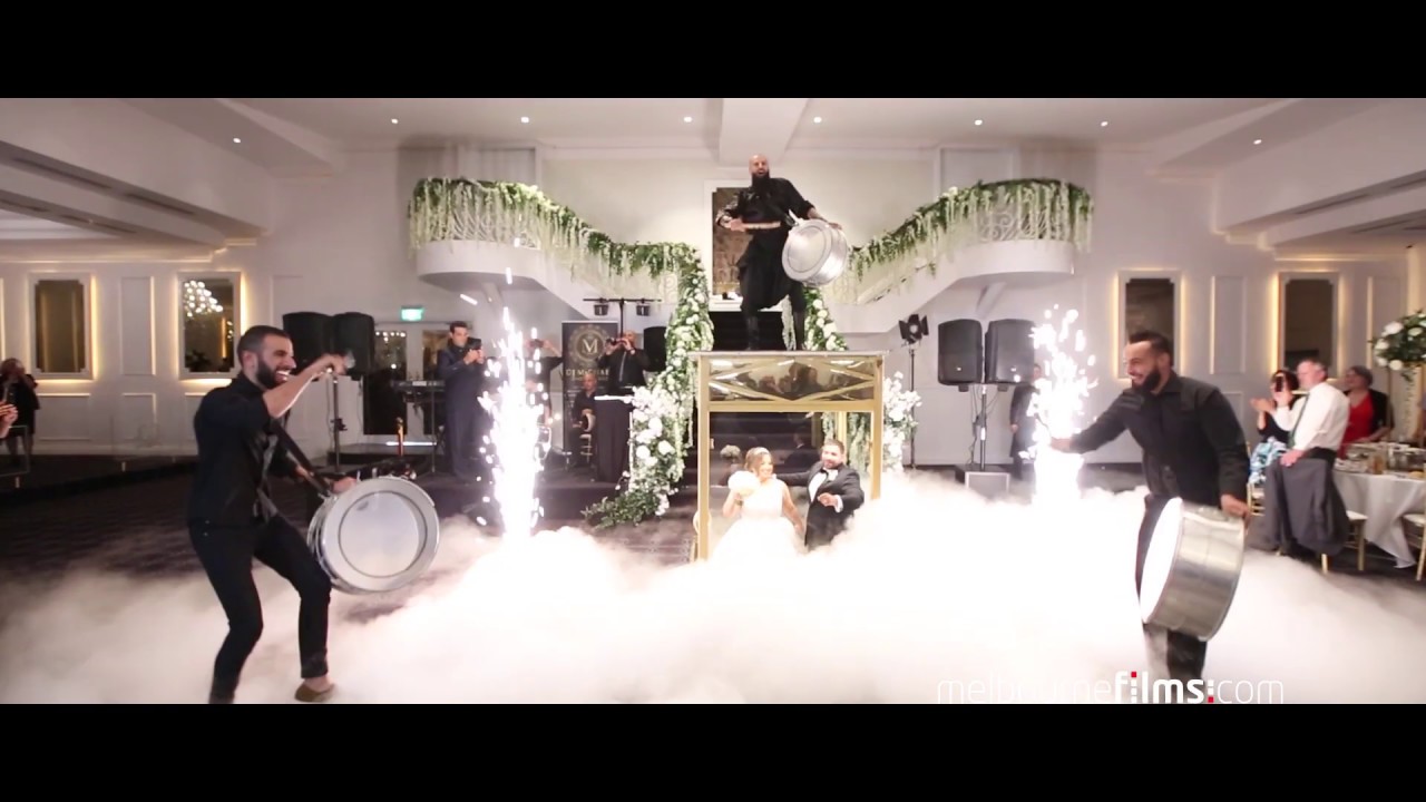 Insane Lebanese wedding entrance with CRAZY Lebanese zaffe/dabke ...