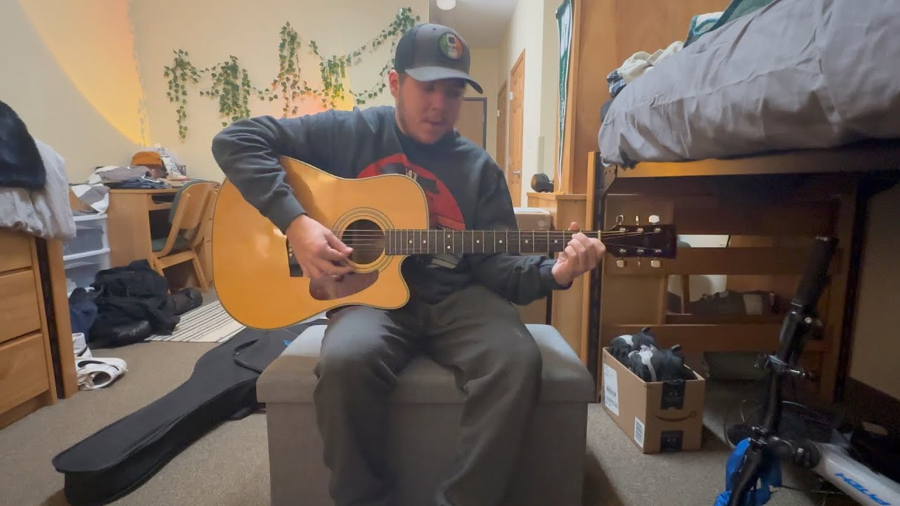 B7 Chord on Acoustic Guitar - YouTube