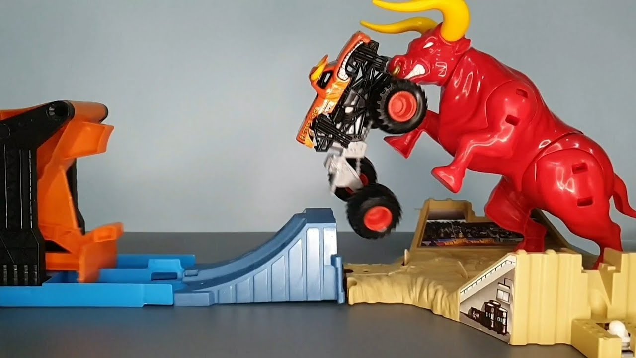 Battle#088 - EL TORO LOCO vs EL TORO LOCO - Monster Trucks Ultimate ...