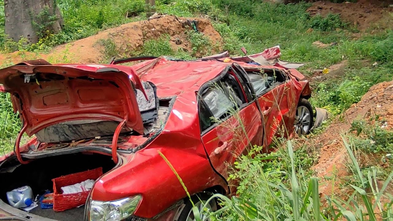 Miracle in Motion: Car Flies Off Otedola Bridge — No Lives Lost! - YouTube