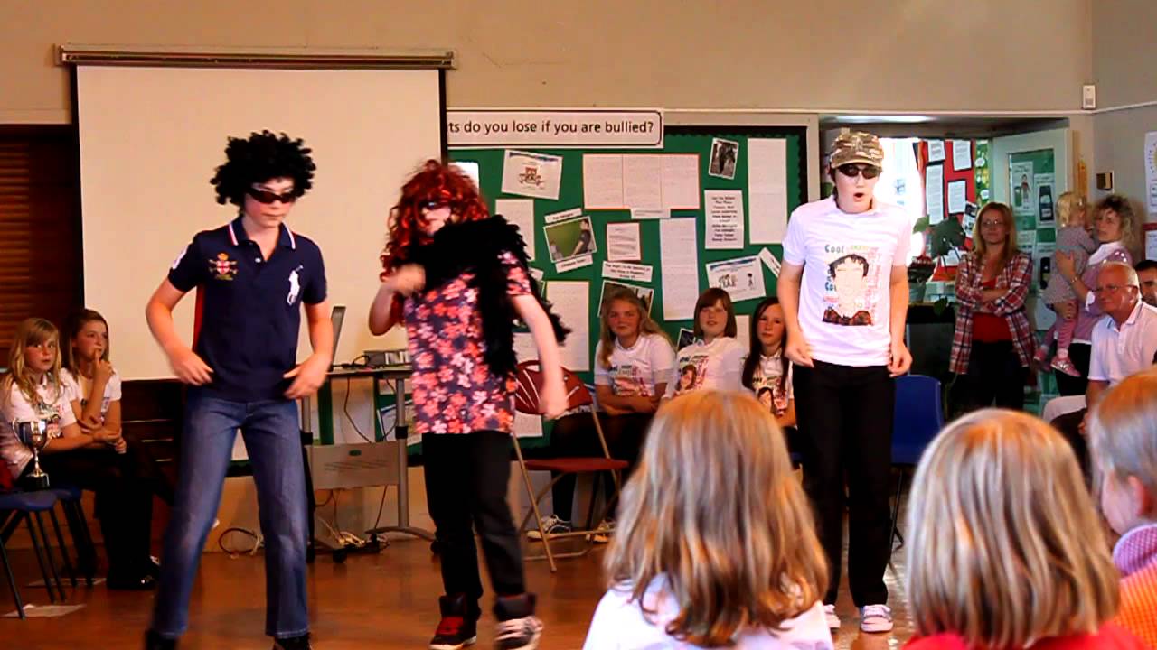 Elie Primary P7 Graduation - YouTube