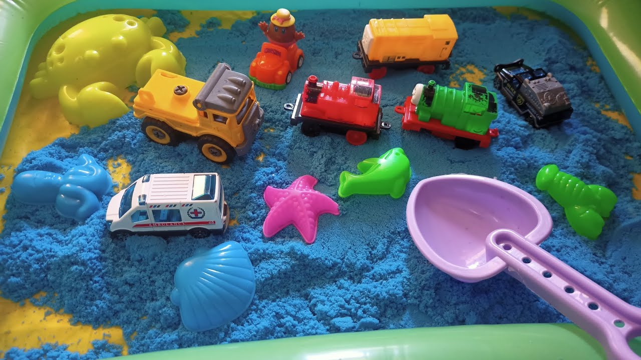 Mencari Kereta Thomas and Friends dipasir Biru - YouTube