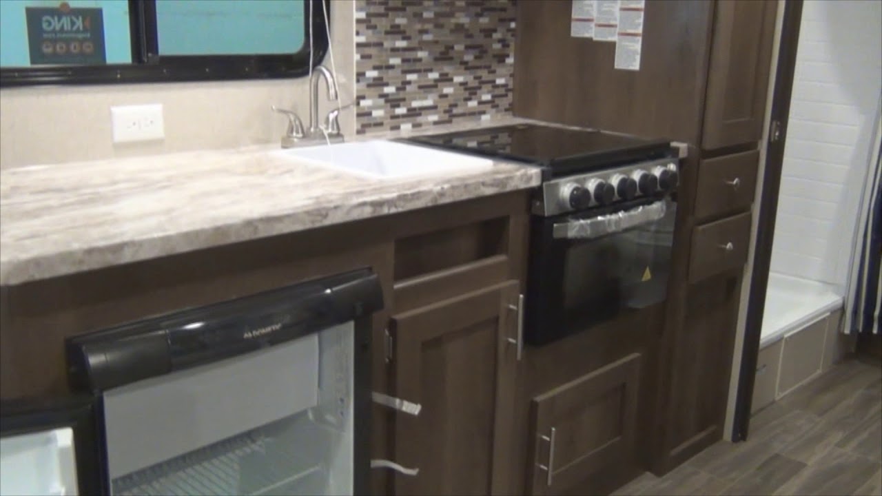 Freeway RV 2019 Shasta Oasis 18BH - YouTube