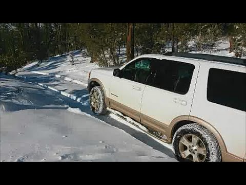 Ford Explorer 4x4 action in the fresh snow! - YouTube