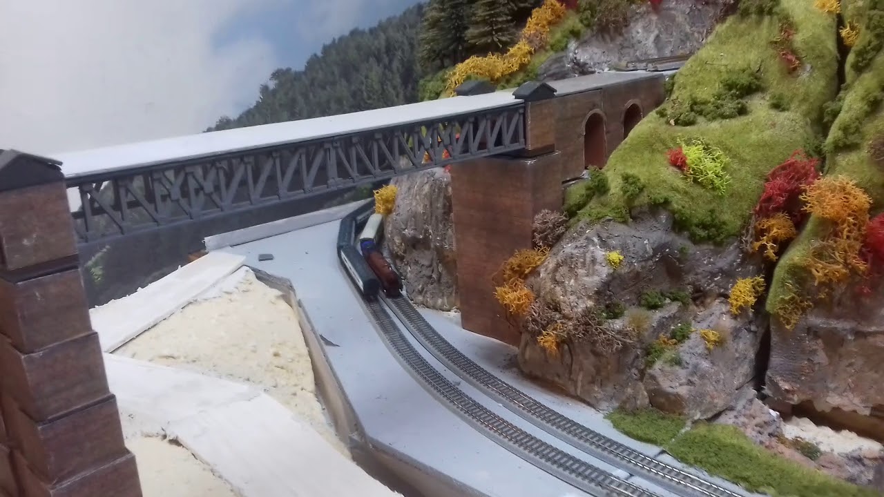 Castell Coch British Z Scale layout at Pontypridd Show November 2018 ...