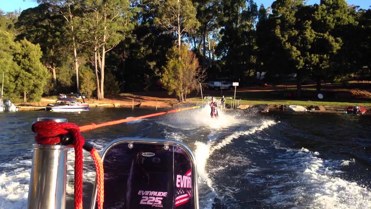 Sam slalom pontoon start - YouTube