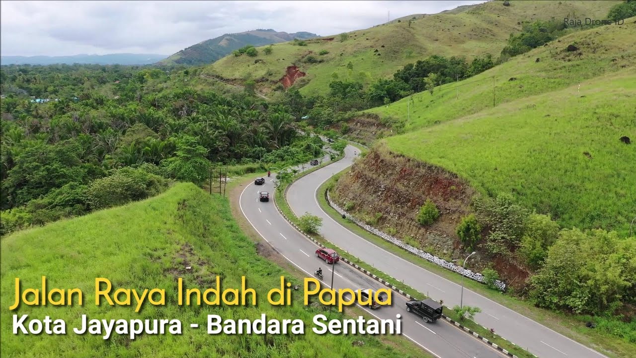 Jalan Raya Indah di Papua, Kota Jayapura Menuju Bandara Sentani - YouTube